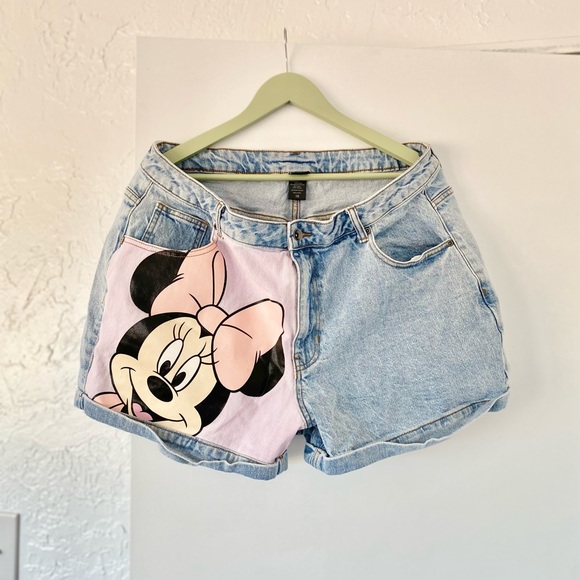 Her Universe | Shorts | Her Universe Disney Minnie Mouse Y2k Mom Shorts ...